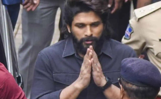 అల్లు అర్జున్‌కు కోర్టు నోటీసులు Great Andhra